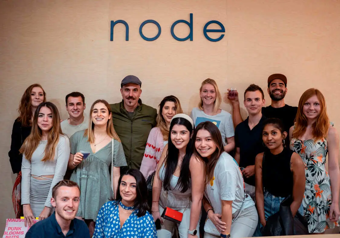 Cómo convertirse en un nómada digital: empleos, requisitos y mejores alojamientos (2025) | Node ...